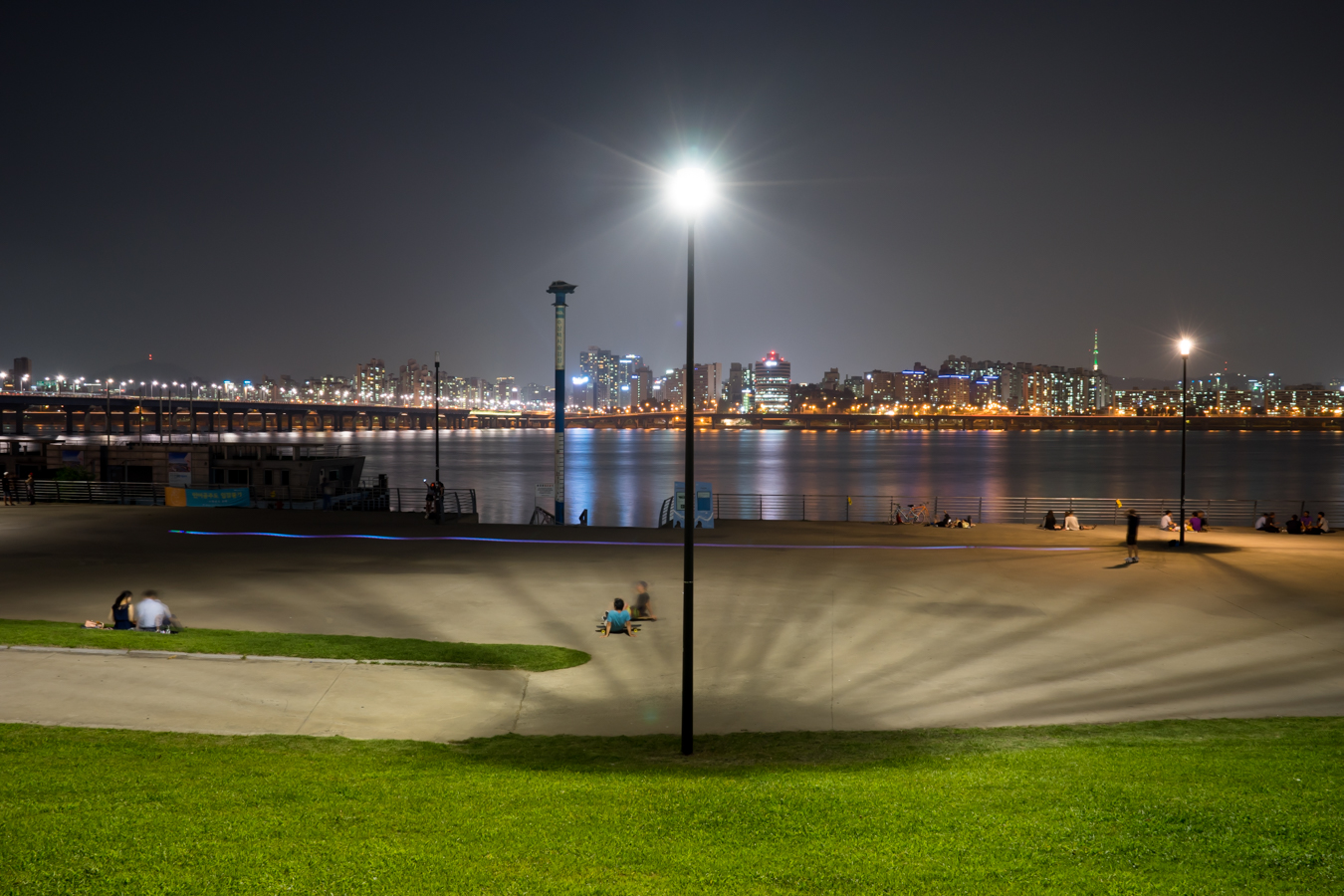 (a7m2 24-70 ) 한강의 밤... - 소니 Talk