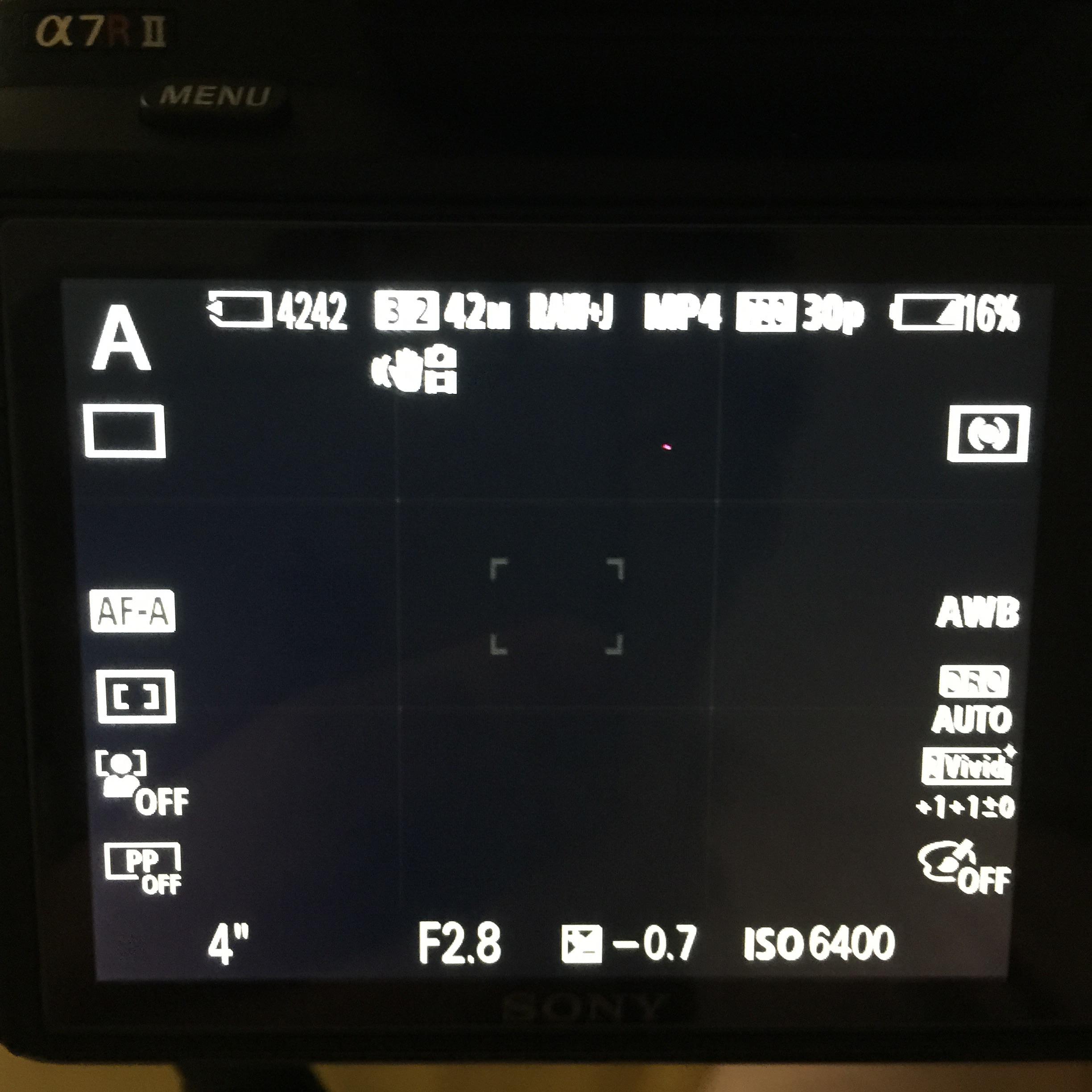 A7R2 캡닫고 초점 잡을때 붉은 점 다들 보이시나요? - 소니 Talk