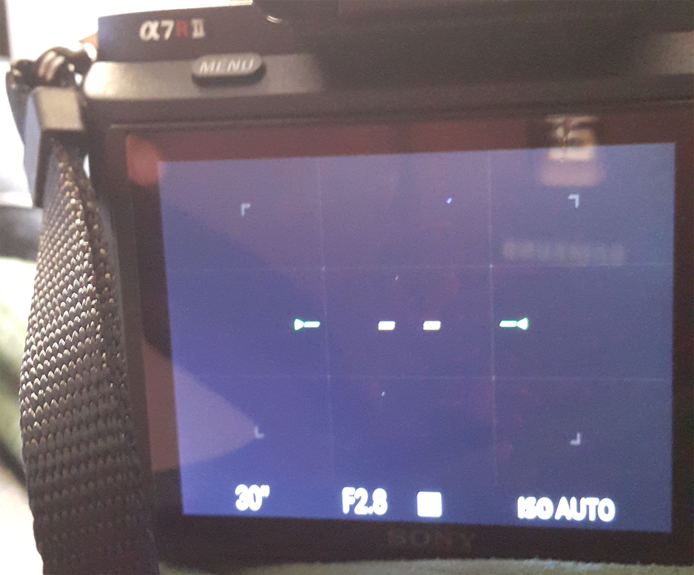 A7R2 어두운 곳에서 LCD 픽셀 이상한것 질문 드립니다. - 소니 Talk