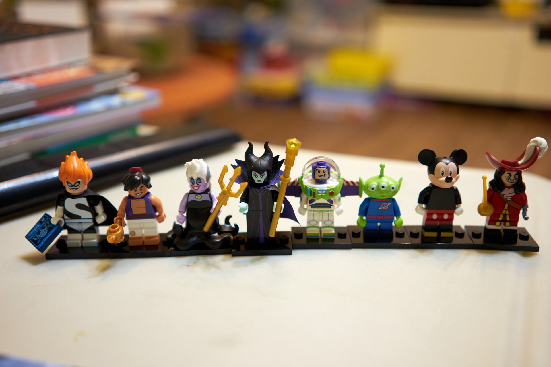 [a7m2 + 35.28 + Pentax FA 100mm f2.8 Macro] 레고 미니피겨 디즈니 득템하였습니다~ - 소니 Talk