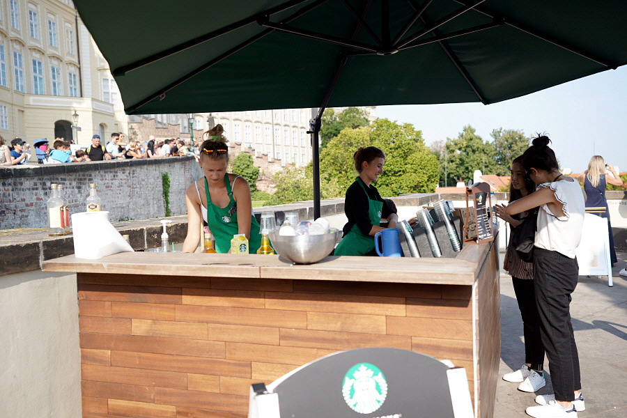 a9+1635GM 세계에서 가장 아름다운 전망을 가지고 있는 스타벅스 - 소니 Talk