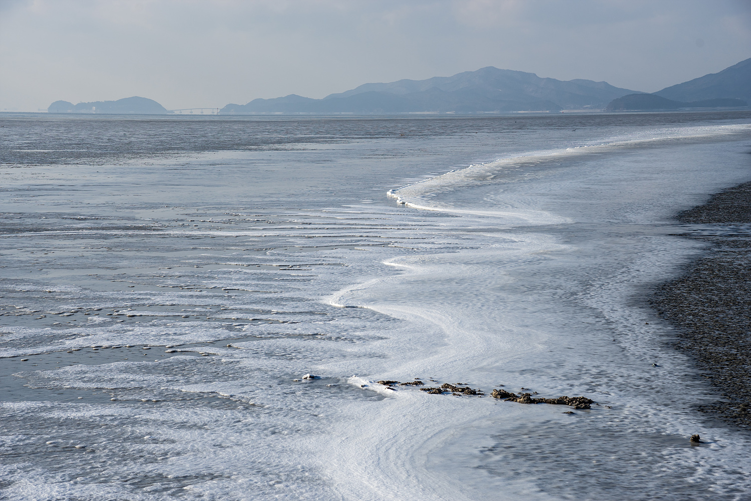 a7m2/24105g] 한파에 파도도 얼구......... - 소니 Talk