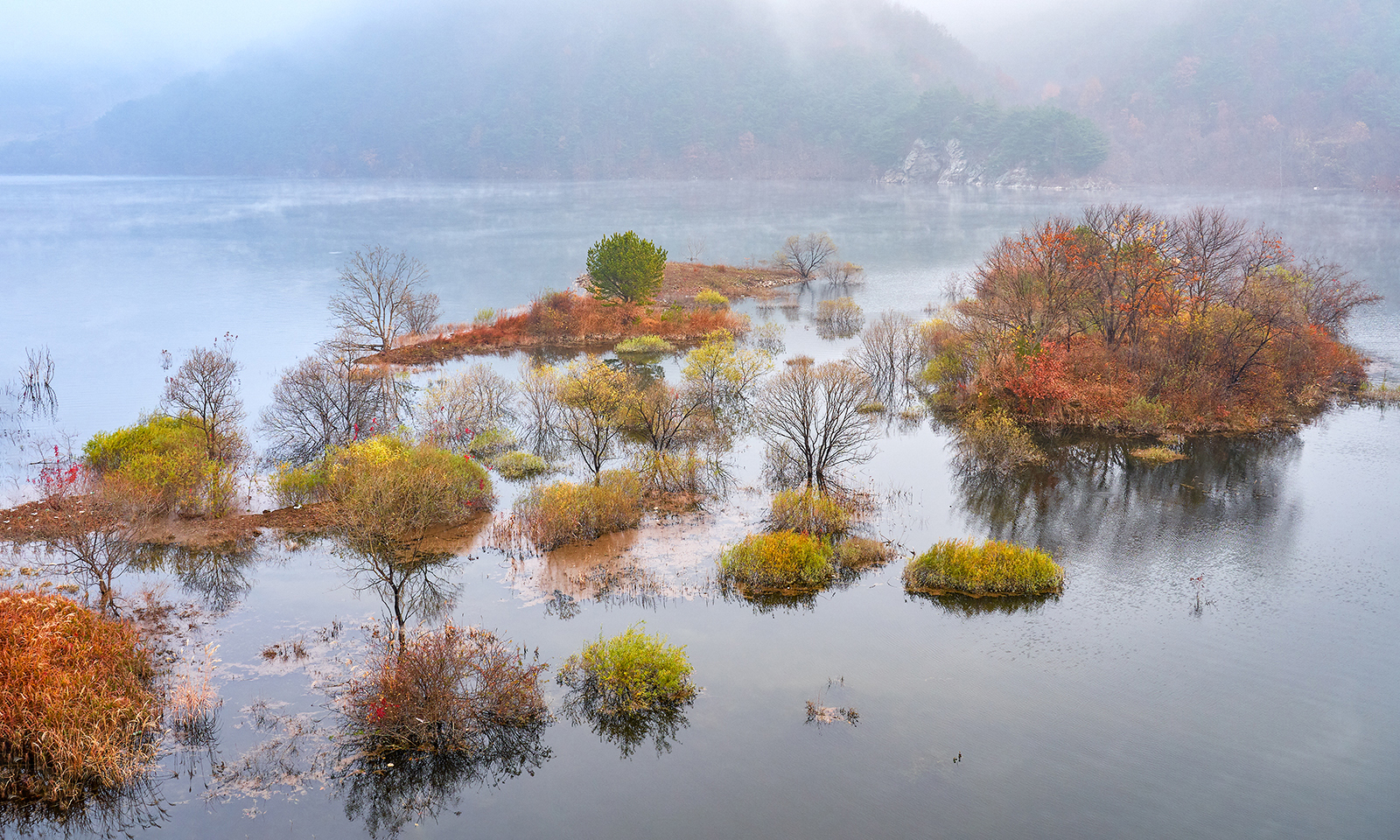 [a7m3+24105g]용담호의 가을색 - 소니 Talk
